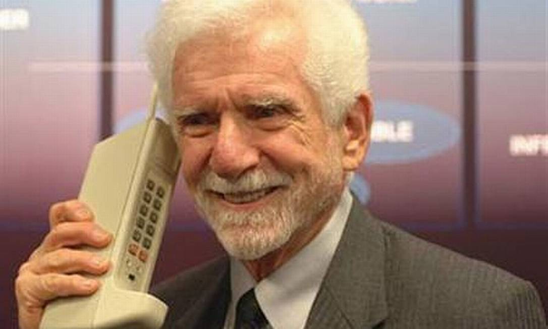 Engenheiro inventor do celular pede que humanidade pare de olhar para ...